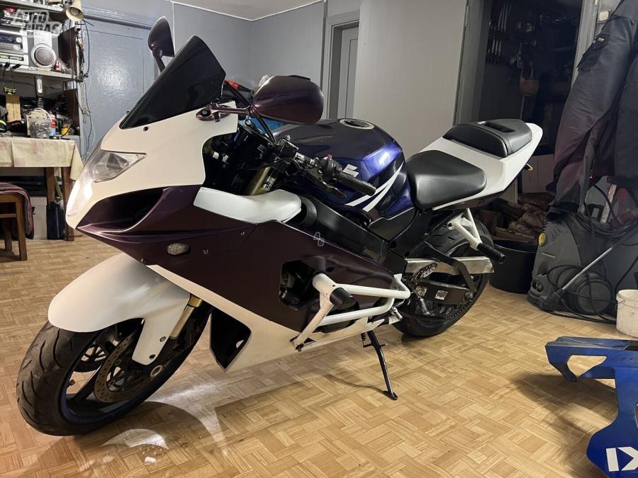 Violets Suzuki GSX-R 2004 Plungė, ar dzinēja tilpumu 0.60 L un nobraukumu 44 tūkst. km par 2400 €, foto 6 vietnē AUTOMOTO.COM.LV