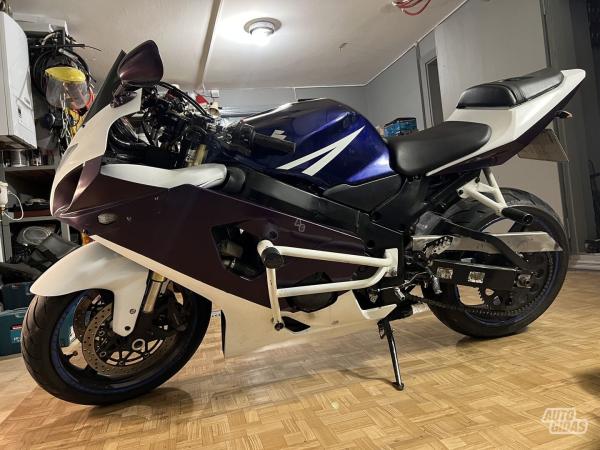 Violets Suzuki GSX-R 2004 Plungė, ar dzinēja tilpumu 0.60 L un nobraukumu 44 tūkst. km par 2400 €, foto 7 vietnē AUTOMOTO.COM.LV