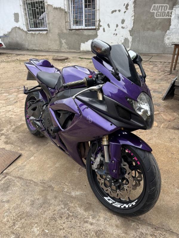 Фиолетовый Сузуки GSX-R 2008 в Науйойи-Акмяне, объемом двигателя 0.60 л и пробегом 54 тыс. км за 4299 €, фото 2 на AUTOMOTO.COM.LV