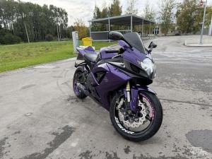 Violets Suzuki GSX-R 2008 Naujoji Akmenė, ar dzinēja tilpumu 0.60 L un nobraukumu 54 tūkst. km par 3799 €, foto  vietnē AUTOMOTO.COM.LV