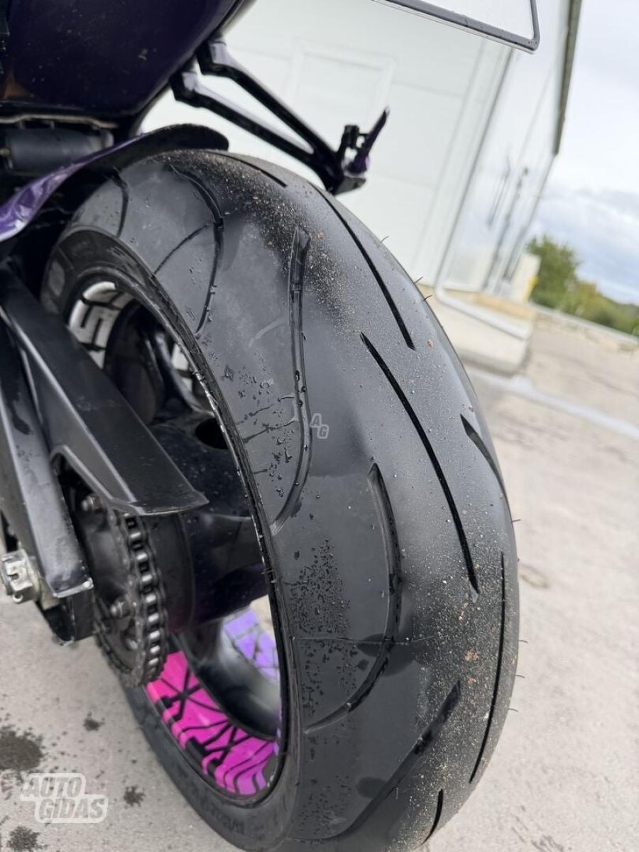 Violets Suzuki GSX-R 2008 Naujoji Akmenė, ar dzinēja tilpumu 0.60 L un nobraukumu 54 tūkst. km par 3799 €, foto 8 vietnē AUTOMOTO.COM.LV