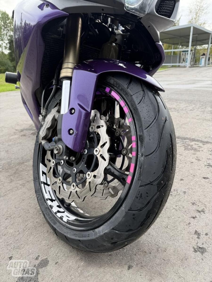 Violets Suzuki GSX-R 2008 Naujoji Akmenė, ar dzinēja tilpumu 0.60 L un nobraukumu 54 tūkst. km par 3799 €, foto 9 vietnē AUTOMOTO.COM.LV