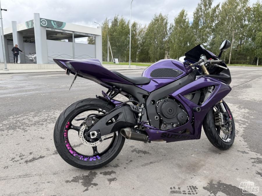 Violets Suzuki GSX-R 2008 Naujoji Akmenė, ar dzinēja tilpumu 0.60 L un nobraukumu 54 tūkst. km par 3799 €, foto 10 vietnē AUTOMOTO.COM.LV