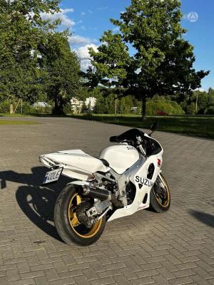 White Suzuki GSX-R 2001 in Kedainiai, with an engine capacity of 0.75 L and mileage of 64 thousand km for 1850 €, photo 8 on AUTOMOTO.COM.LV