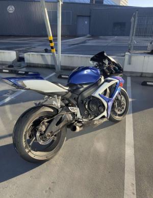 Balts Suzuki GSX-R 2006 Viļņa, ar dzinēja tilpumu 0.60 L un nobraukumu 51 tūkst. km par 4500 €, foto 5 vietnē AUTOMOTO.COM.LV