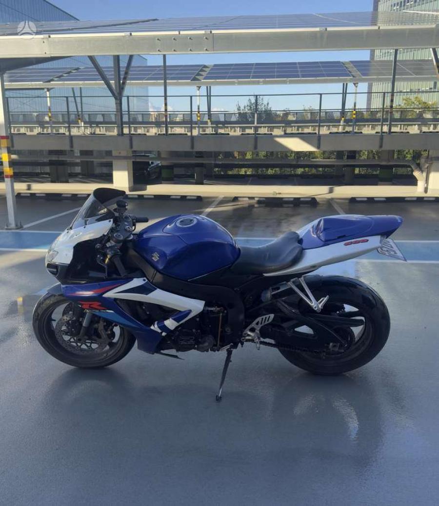 Balts Suzuki GSX-R 2006 Viļņa, ar dzinēja tilpumu 0.60 L un nobraukumu 51 tūkst. km par 4500 €, foto 7 vietnē AUTOMOTO.COM.LV