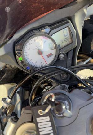 Balts Suzuki GSX-R 2006 Viļņa, ar dzinēja tilpumu 0.60 L un nobraukumu 51 tūkst. km par 4500 €, foto 11 vietnē AUTOMOTO.COM.LV
