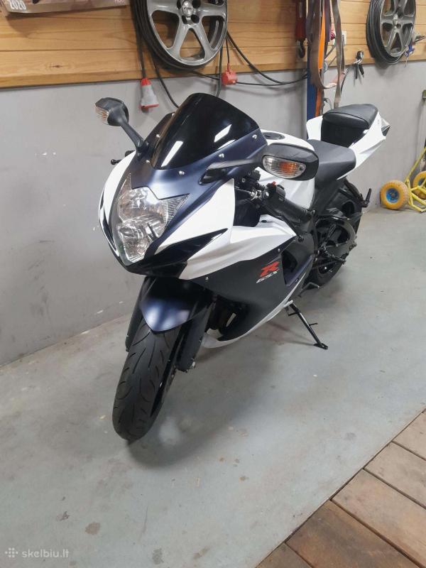 Balts Suzuki GSX-R 2023 Alīta, ar dzinēja tilpumu 0.60 L un nobraukumu 21 tūkst. km par 7600 €, foto 5 vietnē AUTOMOTO.COM.LV