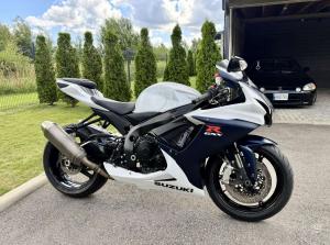 White Suzuki GSX-R 2023 in Vilnius, with an engine capacity of 0.60 L and mileage of 20 thousand km for 5499 €, photo 5 on AUTOMOTO.COM.LV