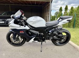 White Suzuki GSX-R 2023 in Vilnius, with an engine capacity of 0.60 L and mileage of 20 thousand km for 5499 €, photo 6 on AUTOMOTO.COM.LV