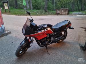 Red Suzuki GSX 1986 in Vilnius, with an engine capacity of 0.75 L and mileage of 60 thousand km for 800 €, photo 3 on AUTOMOTO.COM.LV