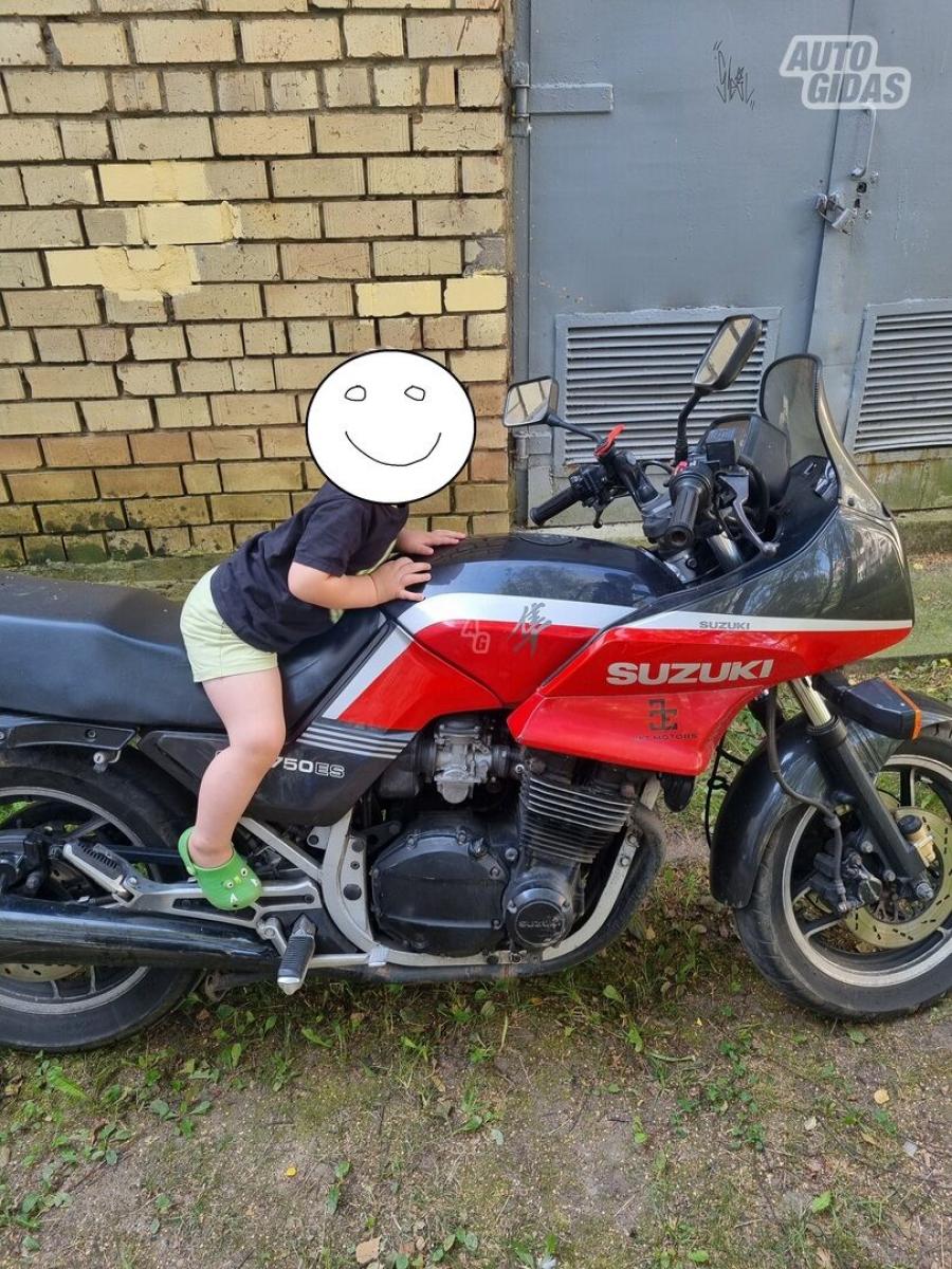 Red Suzuki GSX 1986 in Vilnius, with an engine capacity of 0.75 L and mileage of 60 thousand km for 800 €, photo 4 on AUTOMOTO.COM.LV