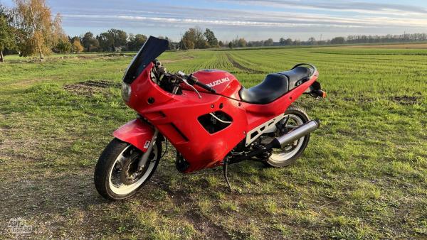 Sarkans Suzuki GSX 1991 Marijampole, ar dzinēja tilpumu 0.60 L un nobraukumu 80 tūkst. km par 800 €, foto 1 vietnē AUTOMOTO.COM.LV