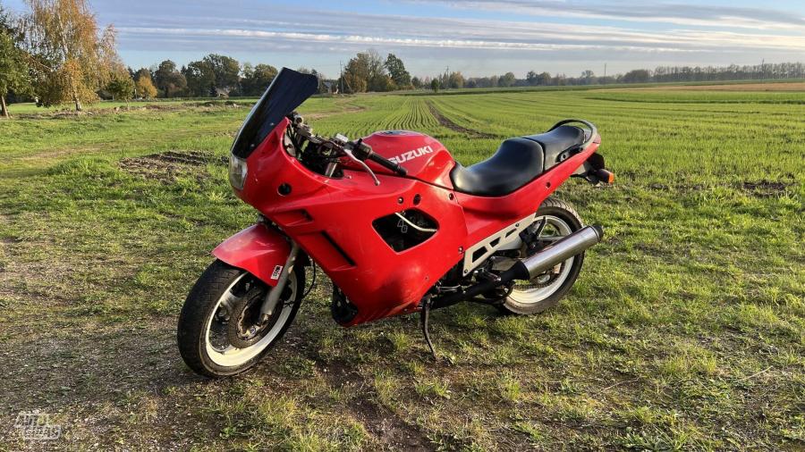 Красный Сузуки GSX 1991 в Мариямполе, объемом двигателя 0.60 л и пробегом 80 тыс. км за 800 €, фото 1 на AUTOMOTO.COM.LV