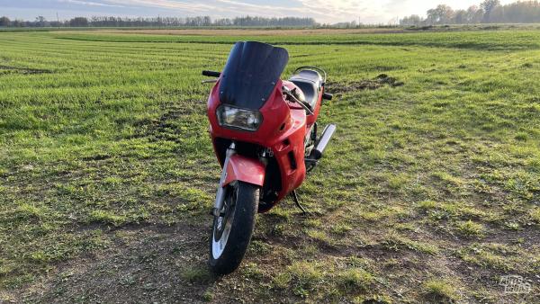 Sarkans Suzuki GSX 1991 Marijampole, ar dzinēja tilpumu 0.60 L un nobraukumu 80 tūkst. km par 800 €, foto 3 vietnē AUTOMOTO.COM.LV