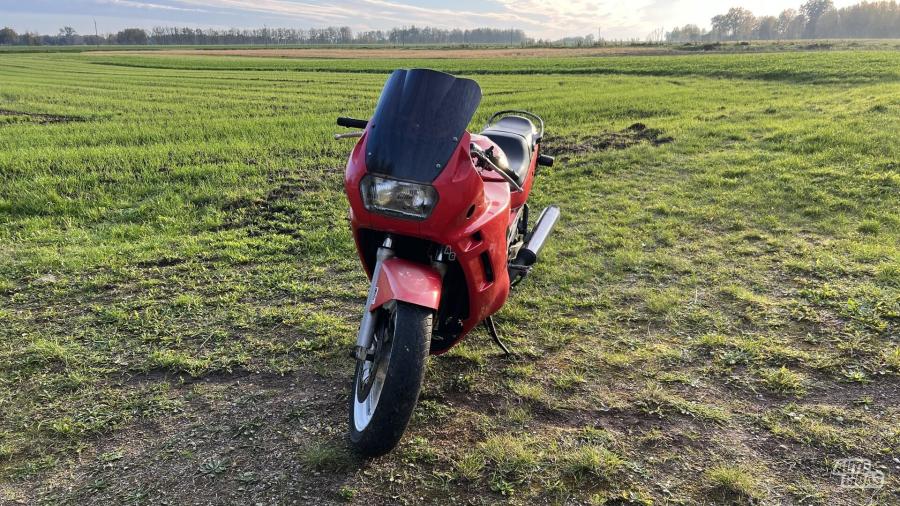 Красный Сузуки GSX 1991 в Мариямполе, объемом двигателя 0.60 л и пробегом 80 тыс. км за 800 €, фото 3 на AUTOMOTO.COM.LV