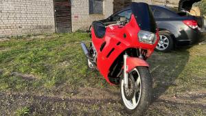 Красный Сузуки GSX 1991 в Мариямполе, объемом двигателя 0.60 л и пробегом 80 тыс. км за 800 €, фото 4 на AUTOMOTO.COM.LV