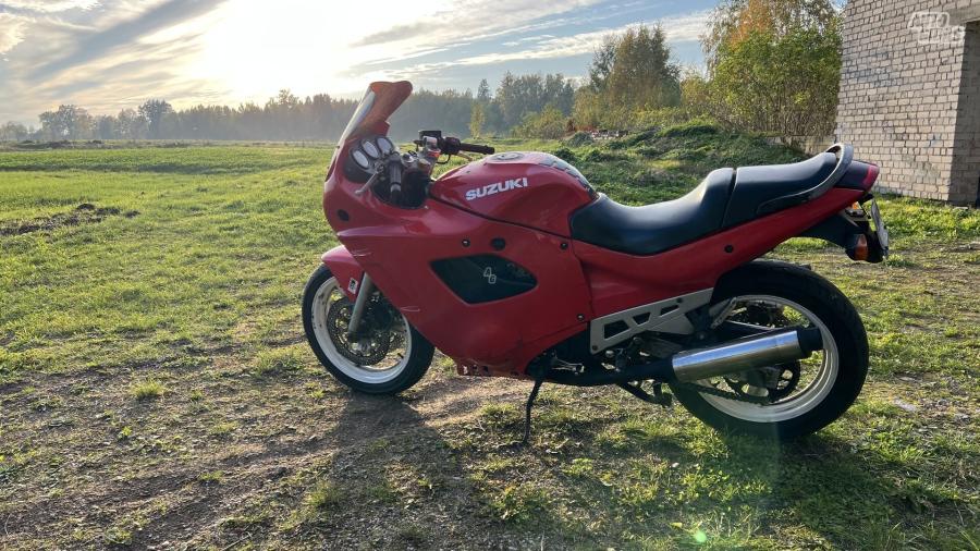 Красный Сузуки GSX 1991 в Мариямполе, объемом двигателя 0.60 л и пробегом 80 тыс. км за 800 €, фото 6 на AUTOMOTO.COM.LV