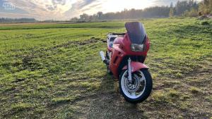 Красный Сузуки GSX 1991 в Мариямполе, объемом двигателя 0.60 л и пробегом 80 тыс. км за 800 €, фото 9 на AUTOMOTO.COM.LV
