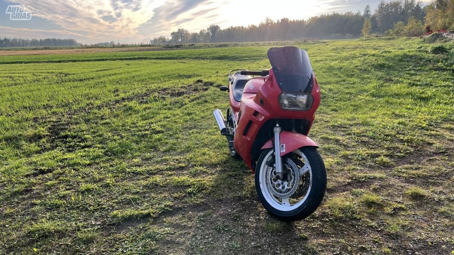 Красный Сузуки GSX 1991 в Мариямполе, объемом двигателя 0.60 л и пробегом 80 тыс. км за 800 €, фото 9 на AUTOMOTO.COM.LV