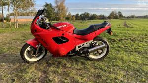 Красный Сузуки GSX 1991 в Мариямполе, объемом двигателя 0.60 л и пробегом 80 тыс. км за 800 €, фото 10 на AUTOMOTO.COM.LV