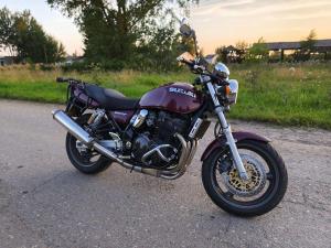 Red Suzuki GSX 1999 in Pasvalys, with an engine capacity of 0.75 L and mileage of 60 thousand km for 1800 €, photo 3 on AUTOMOTO.COM.LV