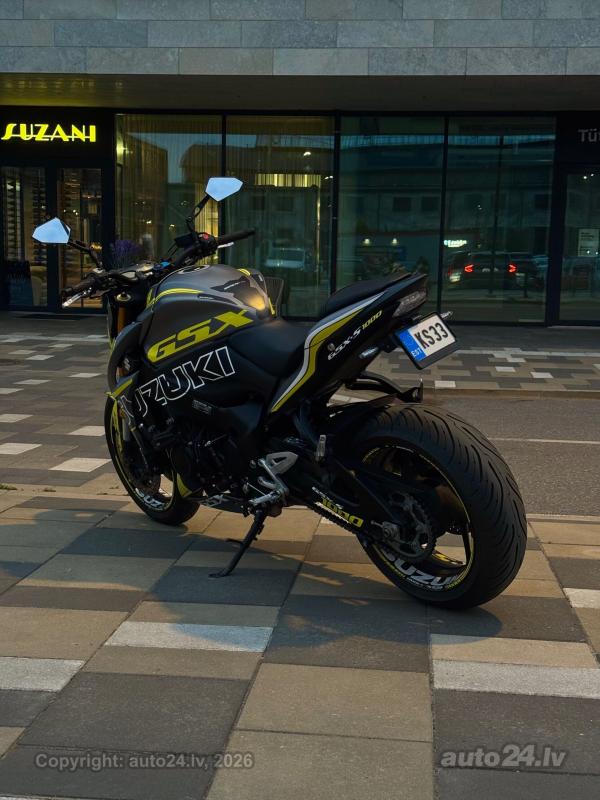 Suzuki GSX-S 1000 2016 Tallina vietnē Melns Suzuki GSX-S 1000 2016 Tallina, ar dzinēja tilpumu 1.00 L un nobraukumu 21 tūkst. km par 6900 €, foto 8 vietnē AUTOMOTO.COM.LV