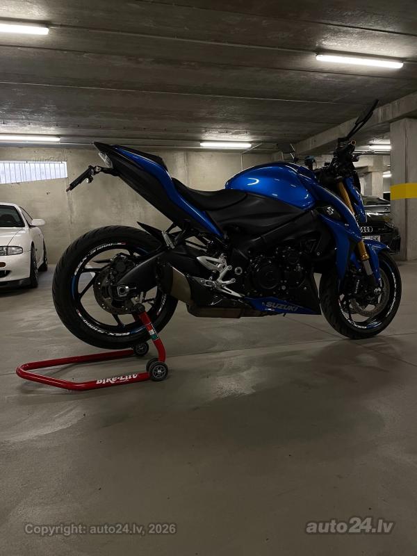 Blue Suzuki GSX-S 1000 2016 in Tallinn, with an engine capacity of 1.00 L and mileage of 40 thousand km for 6990 €, photo 3 on AUTOMOTO.COM.LV