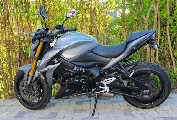 Suzuki GSX-S 1000 2015 in Tukums, with an engine capacity of 1.00 L and mileage of 0 thousand km for 6500 €, photo 4 on AUTOMOTO.COM.LV