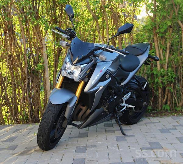 Suzuki GSX-S 1000 2015 Tukums, ar dzinēja tilpumu 1.00 L un nobraukumu 0 tūkst. km par 6700 €, foto 3 vietnē AUTOMOTO.COM.LV