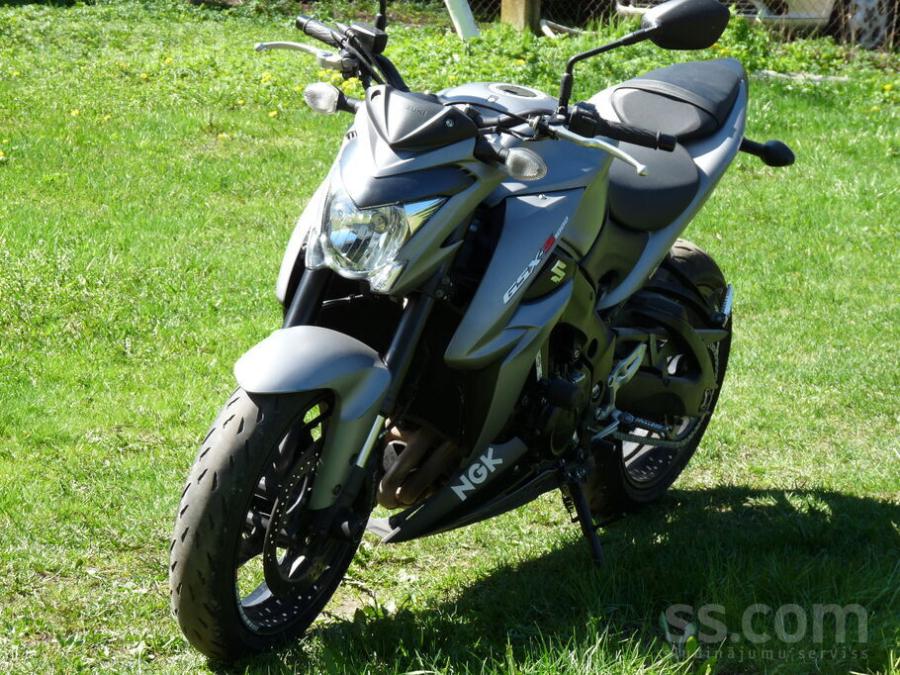 Suzuki GSX-S 1000 2016 in Riga, with an engine capacity of 1.00 L and mileage of 0 thousand km for 6999 €, photo 10 on AUTOMOTO.COM.LV