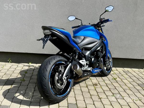 Suzuki GSX-S 1000 2016 in Riga, with an engine capacity of 1.00 L and mileage of 0 thousand km for 6200 €, photo 5 on AUTOMOTO.COM.LV