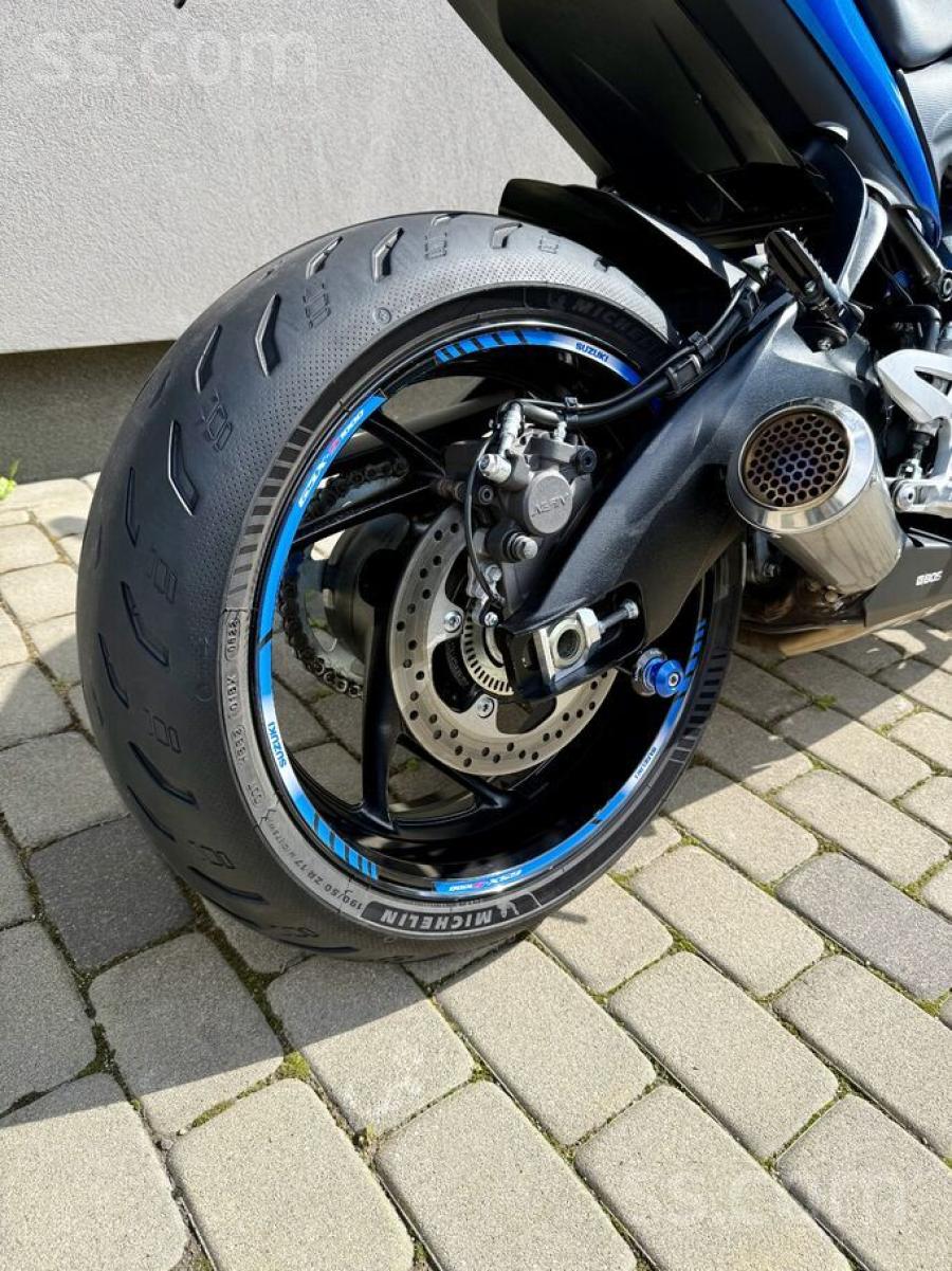Suzuki GSX-S 1000 2016 in Riga, with an engine capacity of 1.00 L and mileage of 0 thousand km for 6200 €, photo 10 on AUTOMOTO.COM.LV