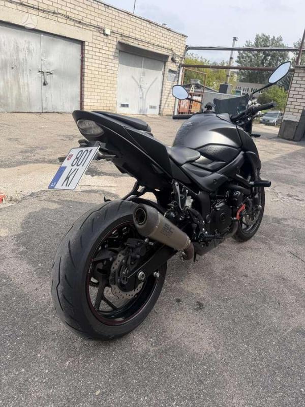 Black Suzuki GSX-S 2017 in Kaunas, with an engine capacity of 0.75 L and mileage of 38 thousand km for 5850 €, photo 7 on AUTOMOTO.COM.LV