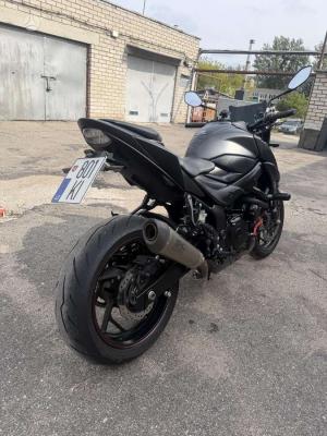 Black Suzuki GSX-S 2017 in Kaunas, with an engine capacity of 0.75 L and mileage of 38 thousand km for 5850 €, photo 7 on AUTOMOTO.COM.LV