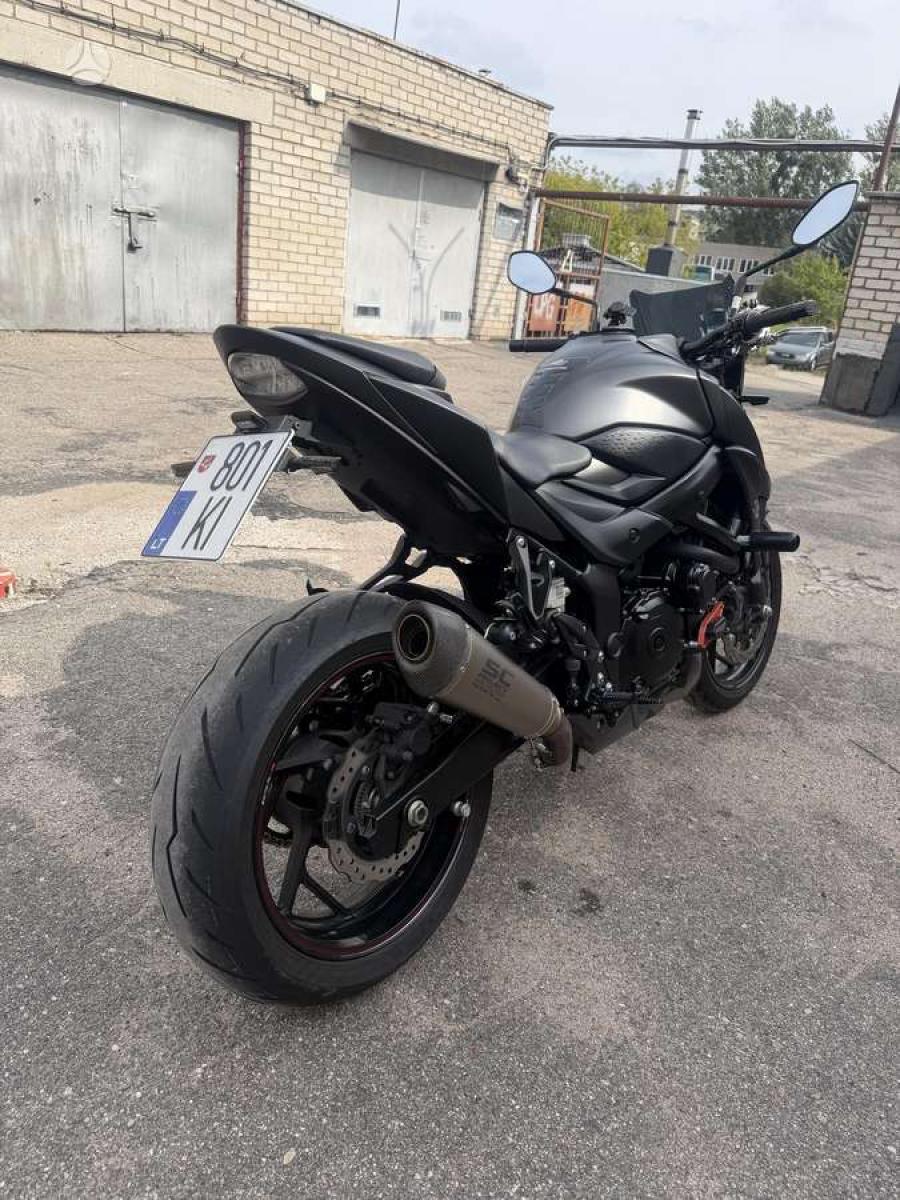 Black Suzuki GSX-S 2017 in Kaunas, with an engine capacity of 0.75 L and mileage of 38 thousand km for 5850 €, photo 7 on AUTOMOTO.COM.LV