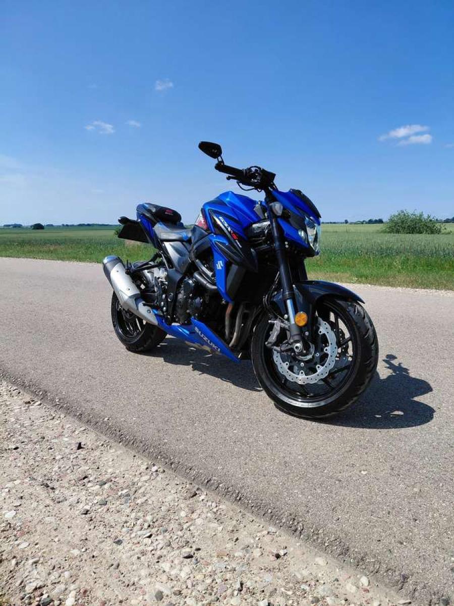 Черный Сузуки GSX-S 2018 в Мариямполе, объемом двигателя 0.75 л и пробегом 14 тыс. км за 5000 €, фото 3 на AUTOMOTO.COM.LV