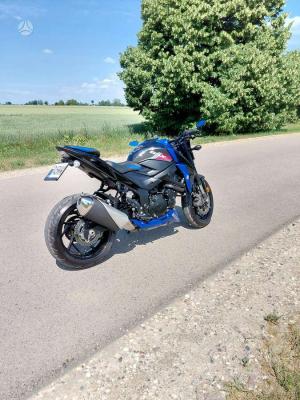 Черный Сузуки GSX-S 2018 в Мариямполе, объемом двигателя 0.75 л и пробегом 14 тыс. км за 5000 €, фото 15 на AUTOMOTO.COM.LV