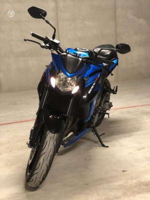 Черный Сузуки GSX-S 2018 в Клайпеда, объемом двигателя 0.75 л и пробегом 28 тыс. км за 5950 €, фото 9 на AUTOMOTO.COM.LV