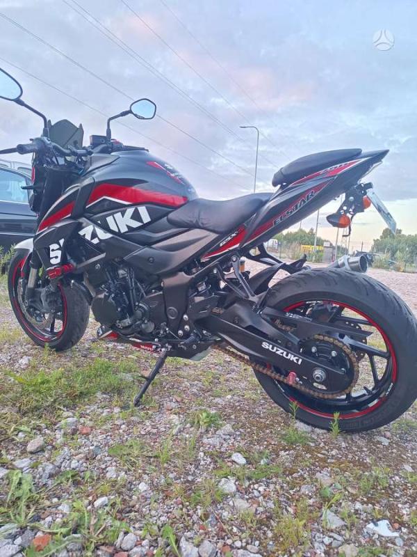 Black Suzuki GSX-S 2019 in Kaunas, with an engine capacity of 0.75 L and mileage of 60 thousand km for 4350 €, photo 3 on AUTOMOTO.COM.LV
