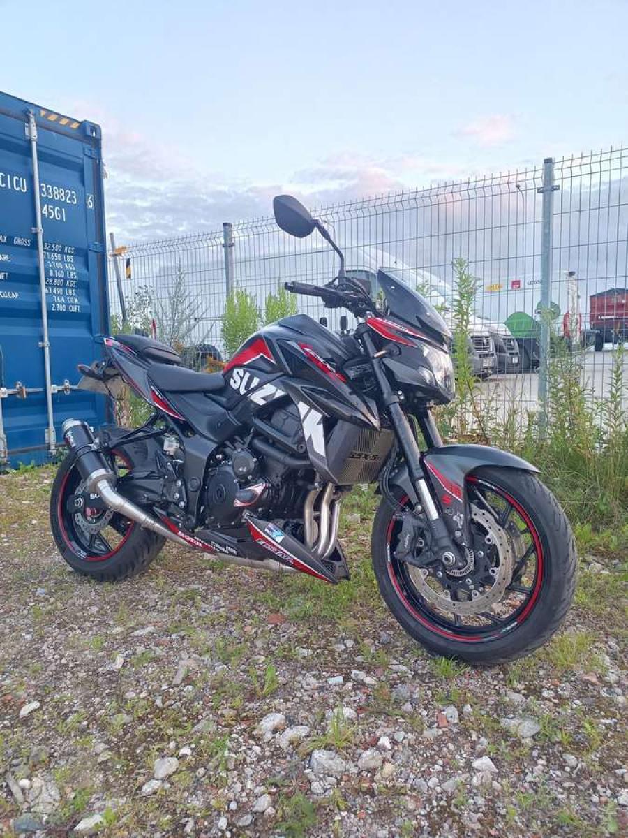 Black Suzuki GSX-S 2019 in Kaunas, with an engine capacity of 0.75 L and mileage of 60 thousand km for 4350 €, photo 7 on AUTOMOTO.COM.LV