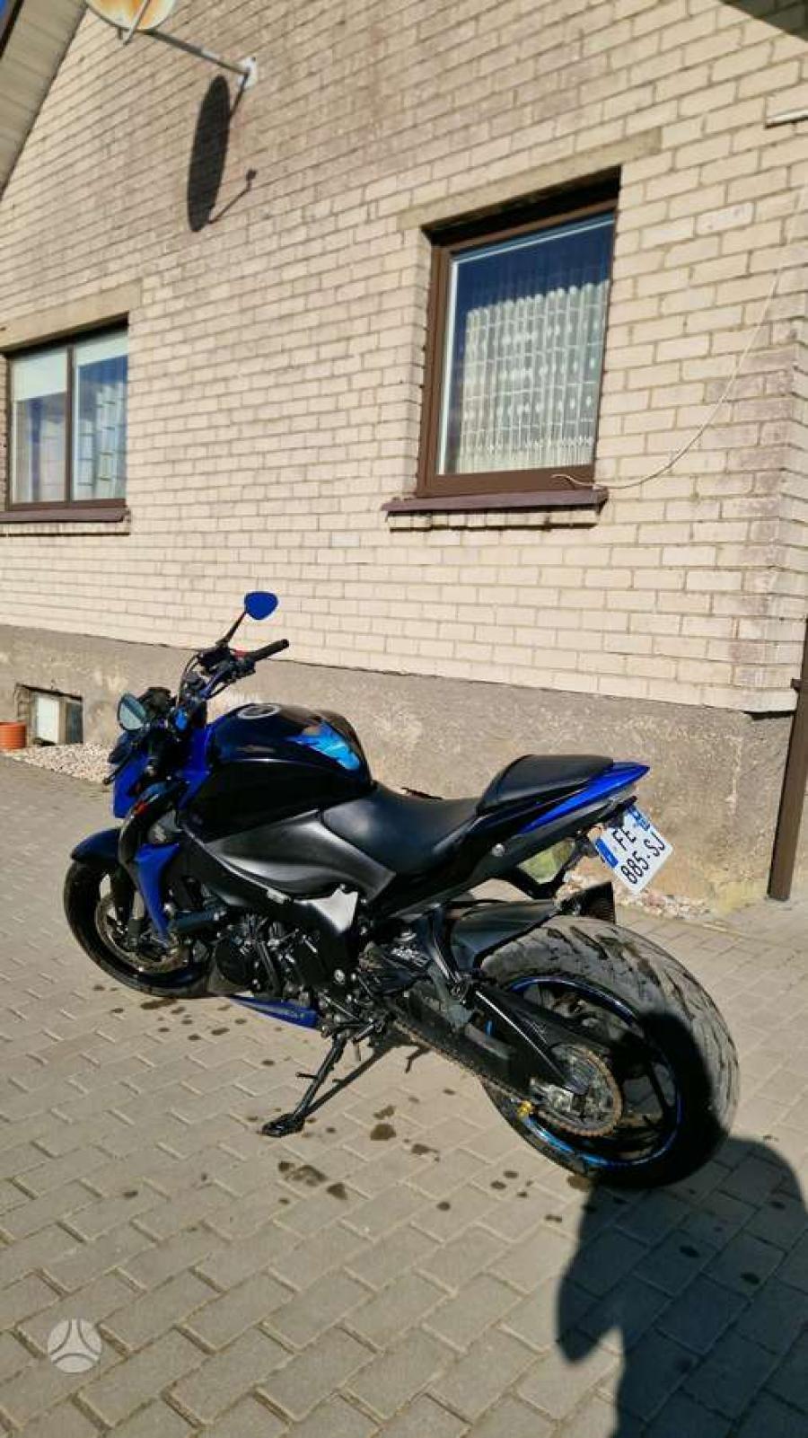 Melns Suzuki GSX-S 2019 Vilkaviškis, ar dzinēja tilpumu 1.00 L un nobraukumu 23 tūkst. km par 6200 €, foto 4 vietnē AUTOMOTO.COM.LV