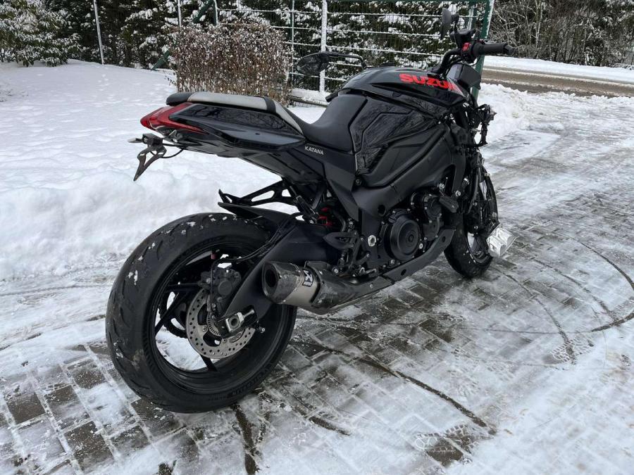Melns Suzuki GSX-S 2020 Širvintos, ar dzinēja tilpumu 1.00 L un nobraukumu 15 tūkst. km par 4250 €, foto 5 vietnē AUTOMOTO.COM.LV