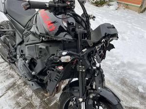 Melns Suzuki GSX-S 2020 Širvintos, ar dzinēja tilpumu 1.00 L un nobraukumu 15 tūkst. km par 4250 €, foto 10 vietnē AUTOMOTO.COM.LV