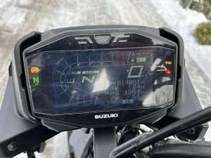 Melns Suzuki GSX-S 2020 Širvintos, ar dzinēja tilpumu 1.00 L un nobraukumu 15 tūkst. km par 4250 €, foto 11 vietnē AUTOMOTO.COM.LV