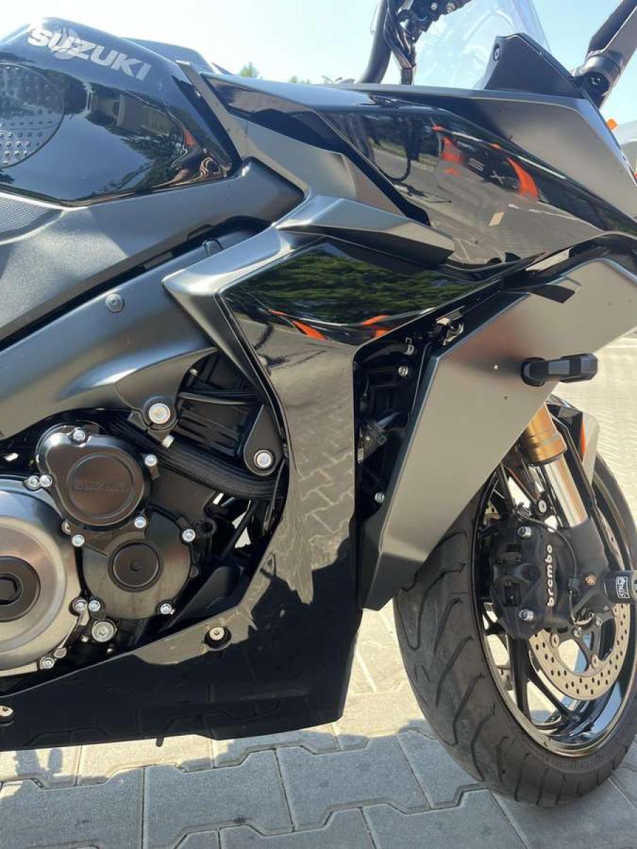 Black Suzuki GSX-S 2022 in Vilnius, with an engine capacity of 1.00 L and mileage of 19 thousand km for 9499 €, photo 6 on AUTOMOTO.COM.LV