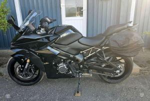 Black Suzuki GSX-S 2022 in Jurbarkas, with an engine capacity of 1.00 L and mileage of 3 thousand km for 11700 €, photo  on AUTOMOTO.COM.LV