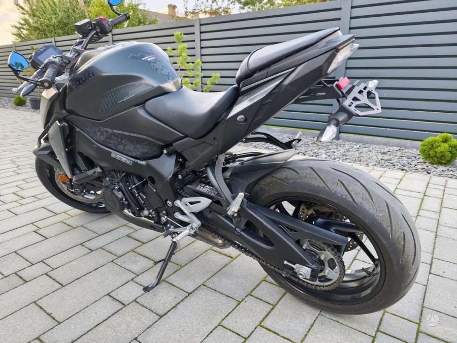 Черный Сузуки GSX-S 2023 в Шакяй, объемом двигателя 1.00 л и пробегом 16 тыс. км за 7850 €, фото 5 на AUTOMOTO.COM.LV
