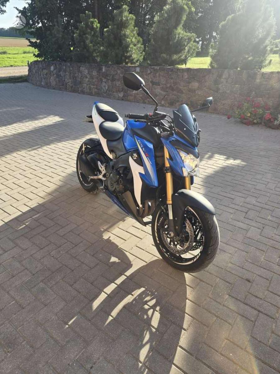 Blue Suzuki GSX-S 2015 in Skuodas, with an engine capacity of 1.00 L and mileage of 32 thousand km for 6000 €, photo 1 on AUTOMOTO.COM.LV