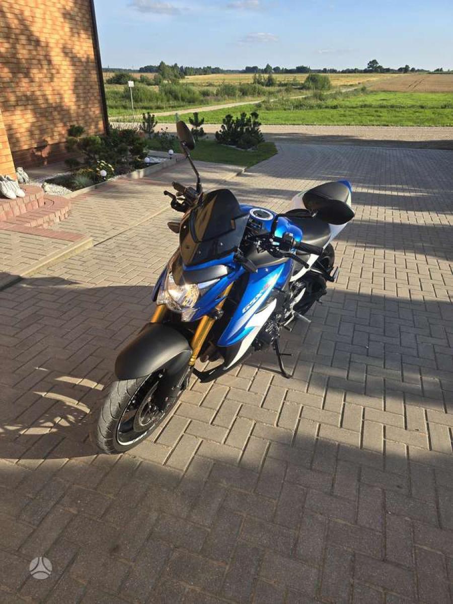 Blue Suzuki GSX-S 2015 in Skuodas, with an engine capacity of 1.00 L and mileage of 32 thousand km for 6000 €, photo 4 on AUTOMOTO.COM.LV